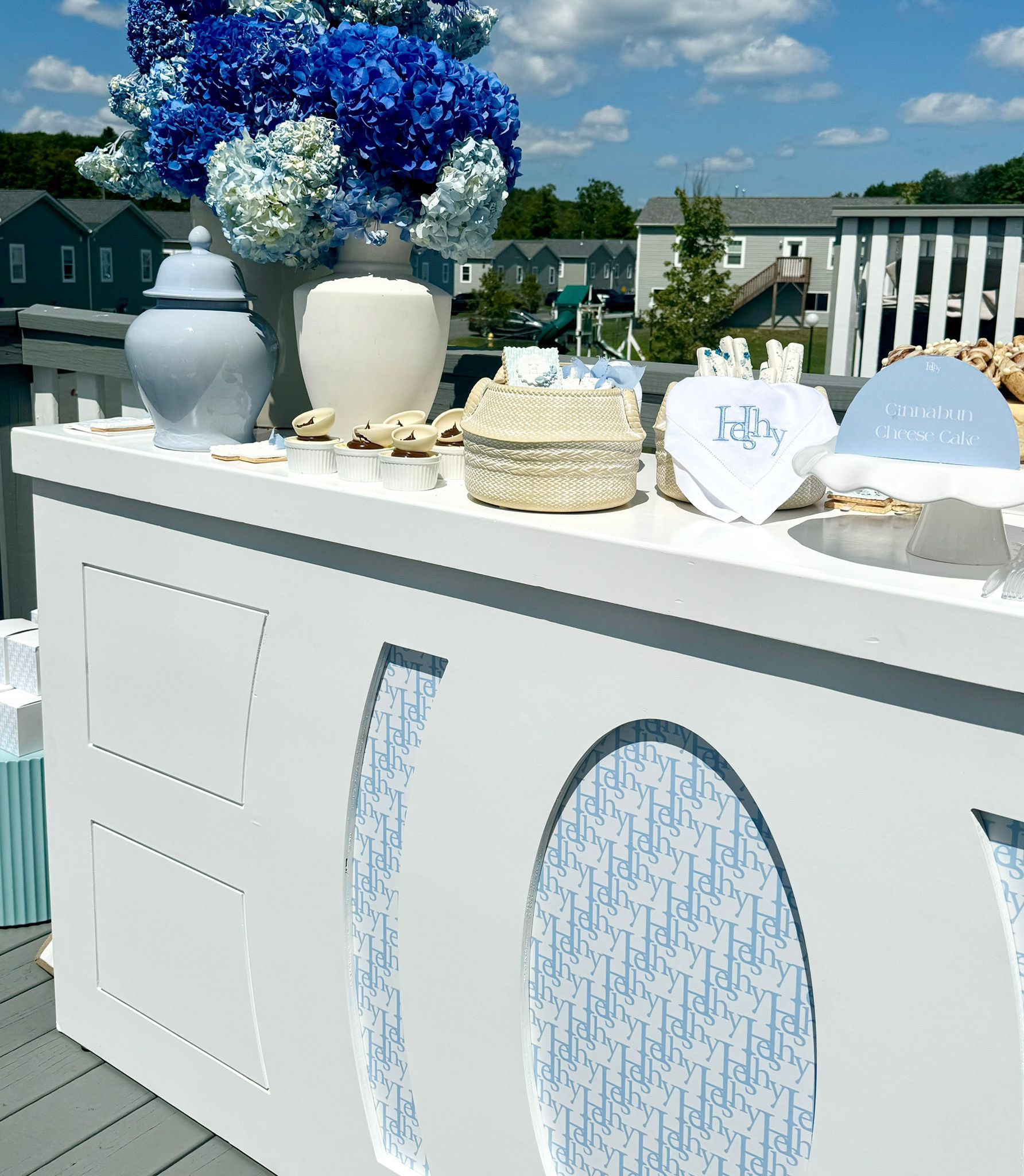 CUSTOM WHITE BAR - Eventier Rentals
